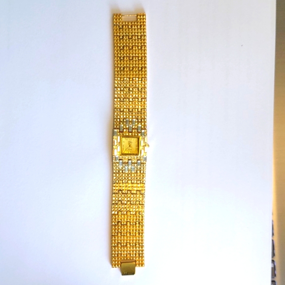 Susan Summers | Accessories | Susan Summers Watch An Absolute Perfect ...